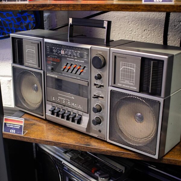 Retro Audio - Buy 80s and 90s Audio Equipment at Retro-Sect