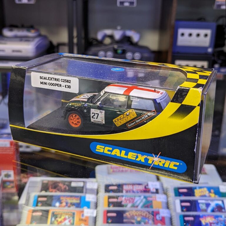 Retro Scalextric C2562 Mini Cooper