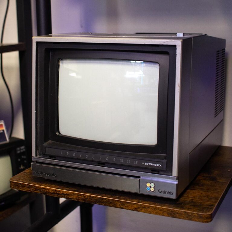 Panasonic TC-800 8" PVM CRT TV