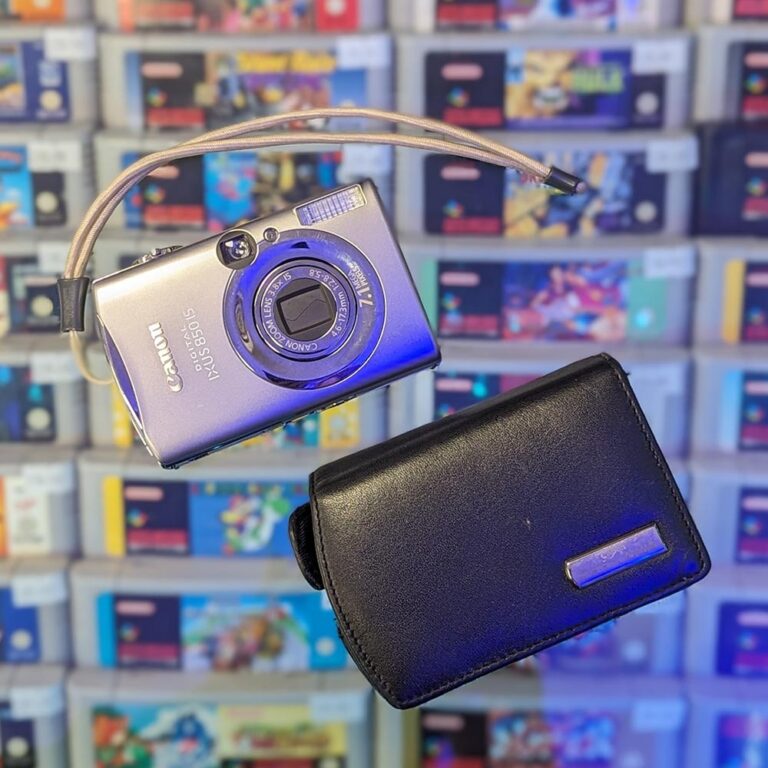 Canon Ixus 850IS Retro Digital Camera